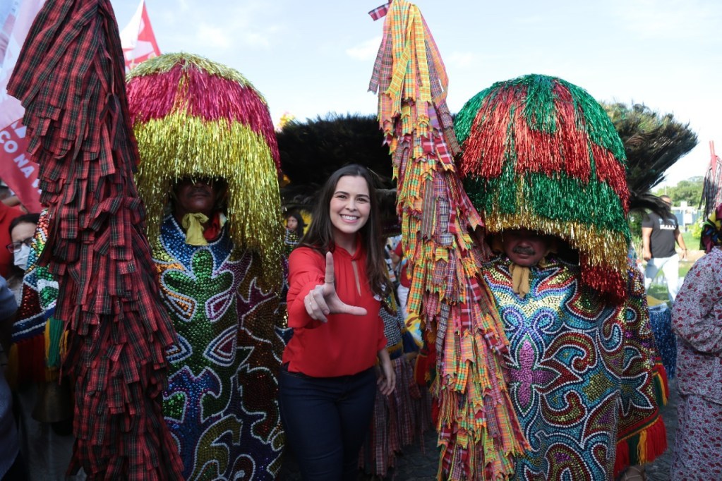 Maria Arraes oficializa candidatura a deputada federal - FalaPE FalaPE
