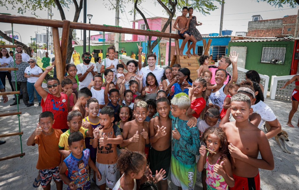 Prefeitura do Recife entrega nova praça na Comunidade do Coque - FalaPE ...