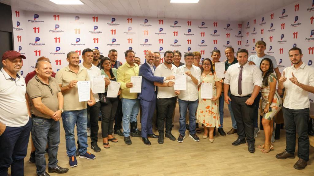 Alexandre Neto se filia ao PP - FalaPE FalaPE