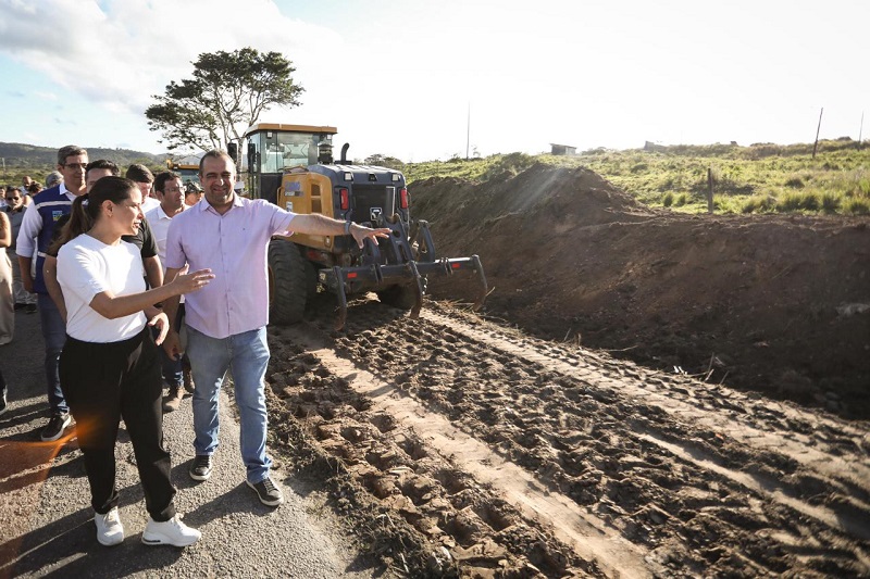 Em Caruaru, governadora Raquel Lyra vistoria obras da APE-104, que está ...