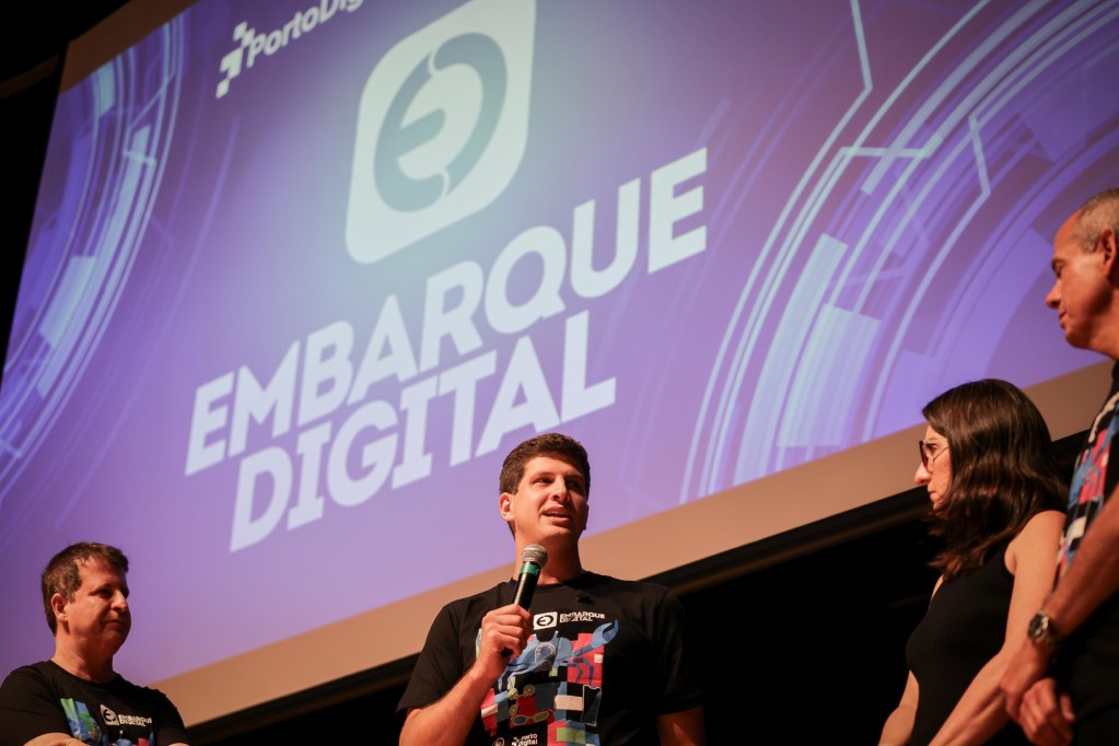 Recife sedia Aula Magna do Programa Embarque Digital - FalaPE FalaPE